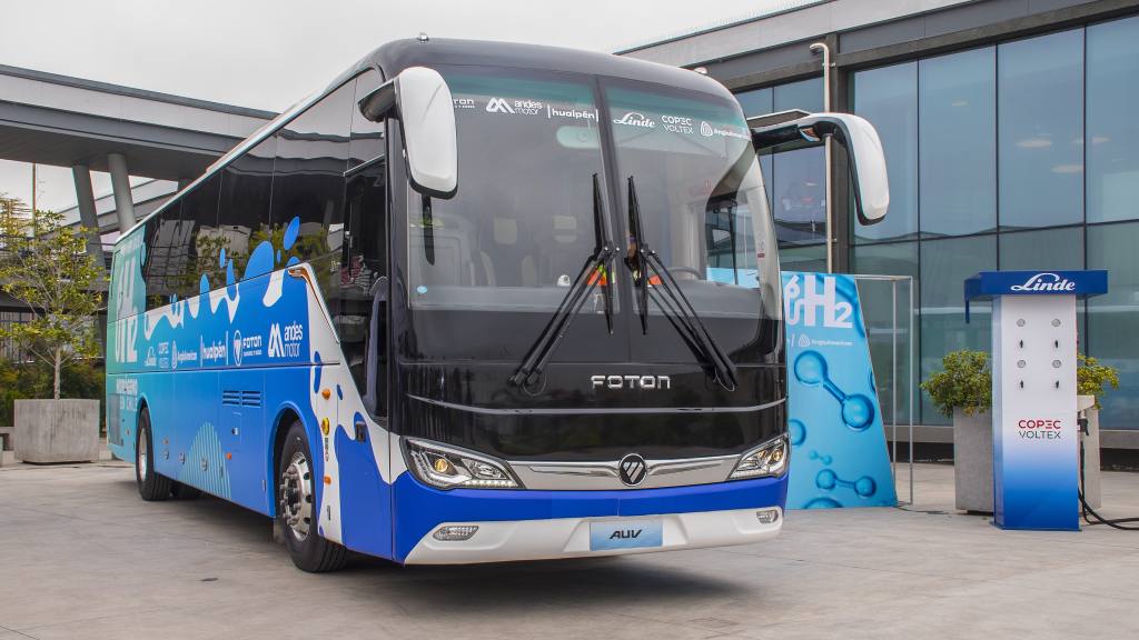 "¡Rumbo al futuro verde! Chile presenta su primer bus a hidrógeno